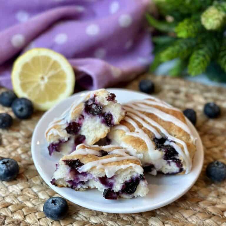 Bojangles Blueberry Biscuits (Copycat Recipe) - Dinner in 321